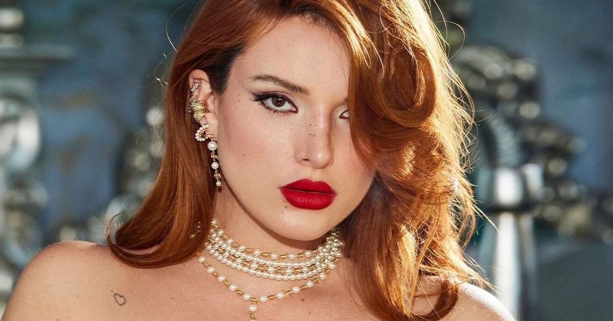 Белла Торн показала результат знімання з голими грудьми в прикрасах - glamurchik.tochka.net