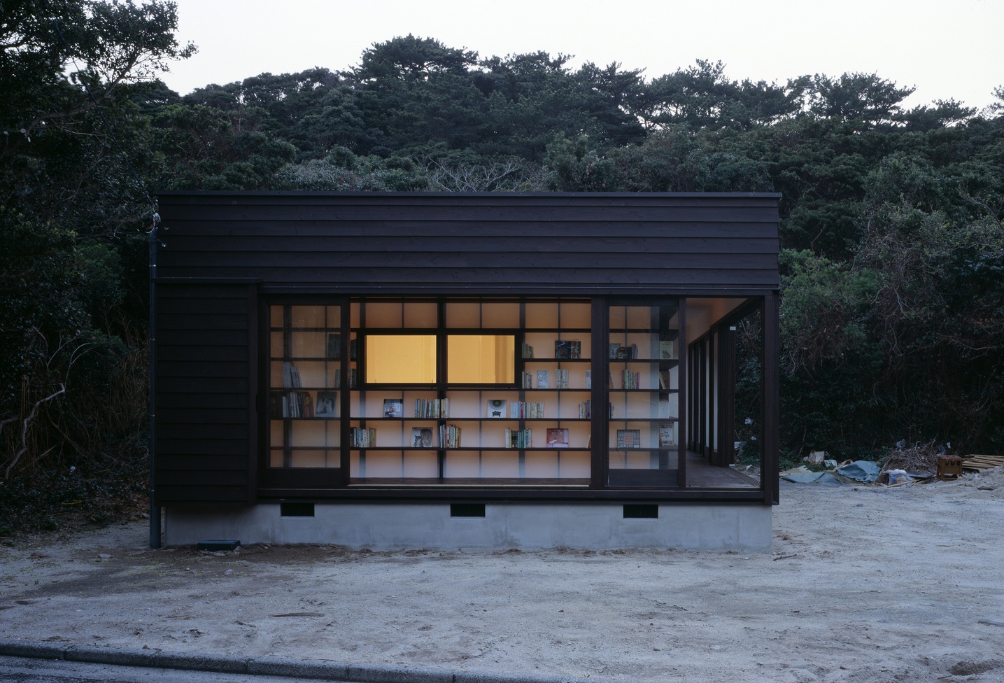 Читаємо книжки в інтер'єрі будинку-бібліотеки (фото) - tochka.net