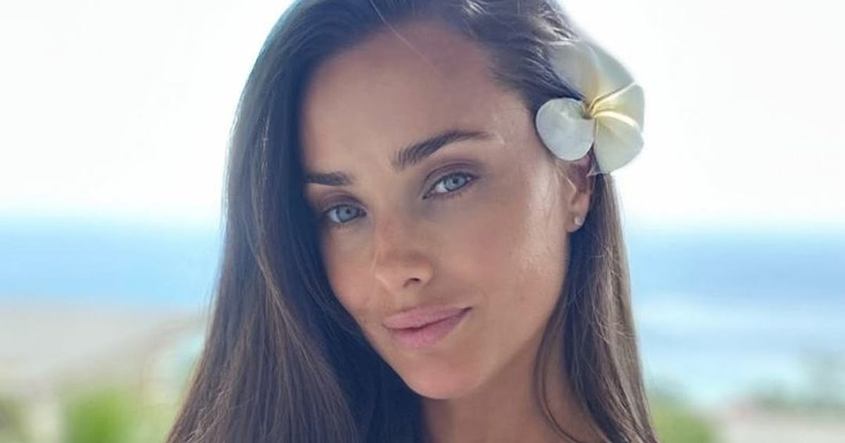 Мішина показала повідомлення від настирливого фаната, який називає себе її чоловіком ...